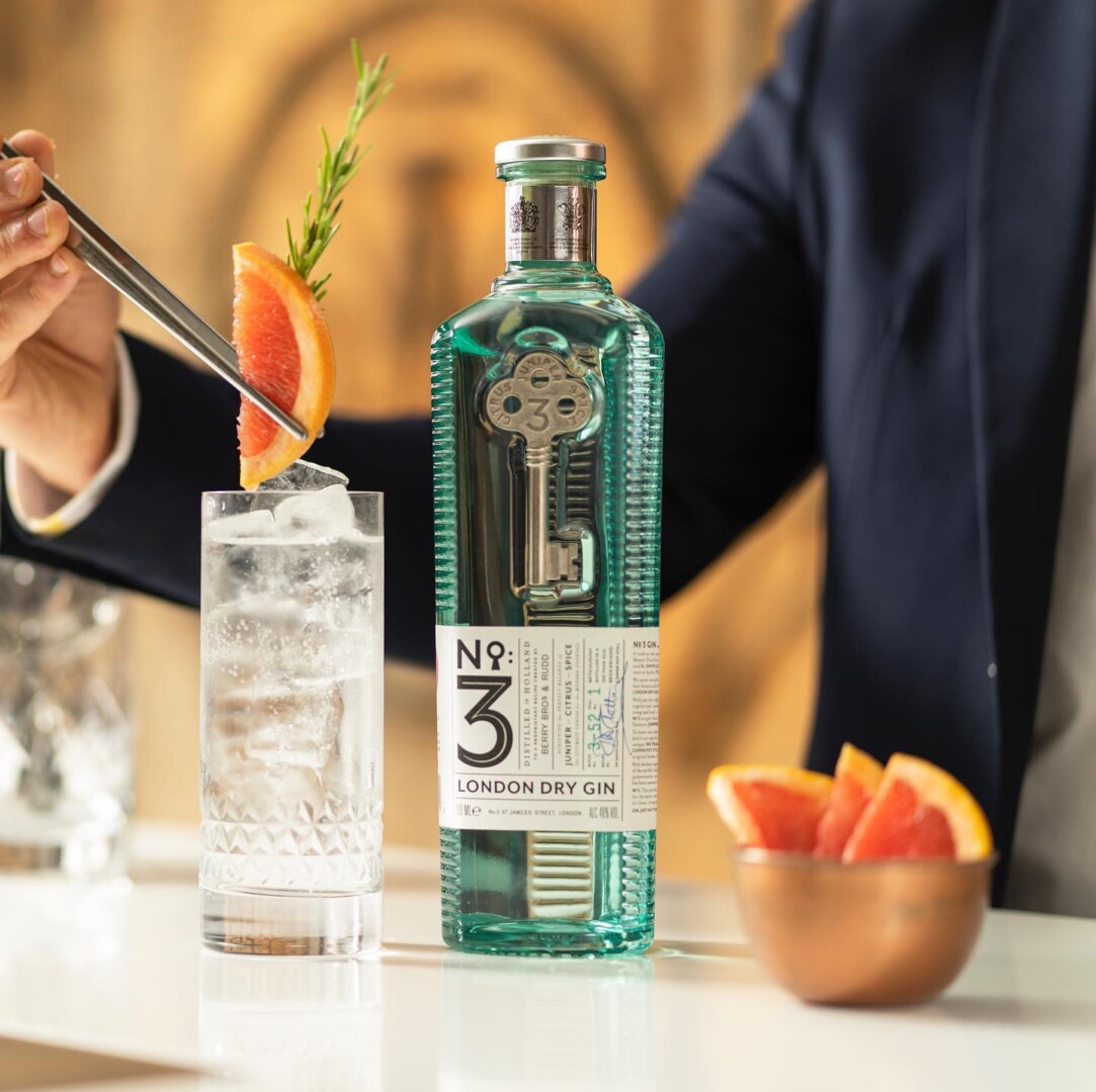 London Dry Gin: alla scoperta del distillato inglese - Beverage & Food ...
